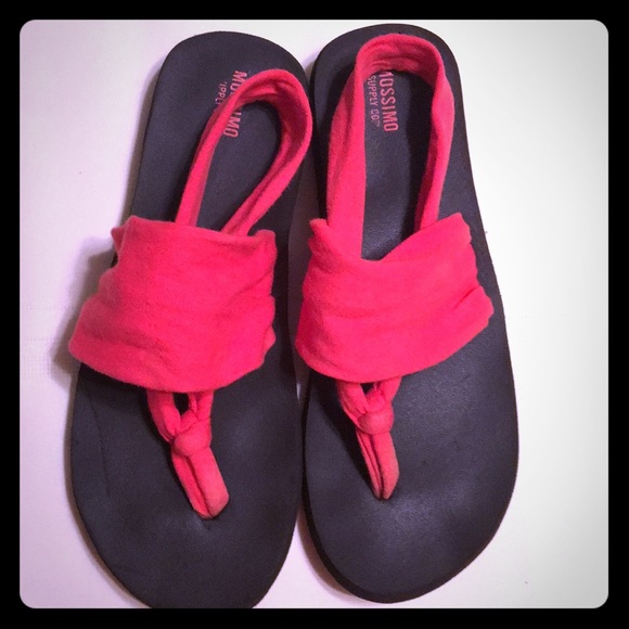 Mossimo Supply Co. | Shoes | Yoga Flip Flops | Poshmark